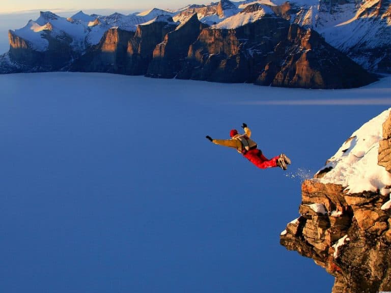 ¿Qué es el salto BASE y por qué es tan peligroso? - Cursos.com